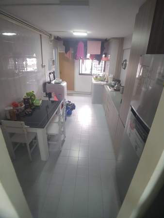 Room for rent Ang Mo Kio, Singapore - Rental at 215 Ang Mo Kio Avenue 1 ...